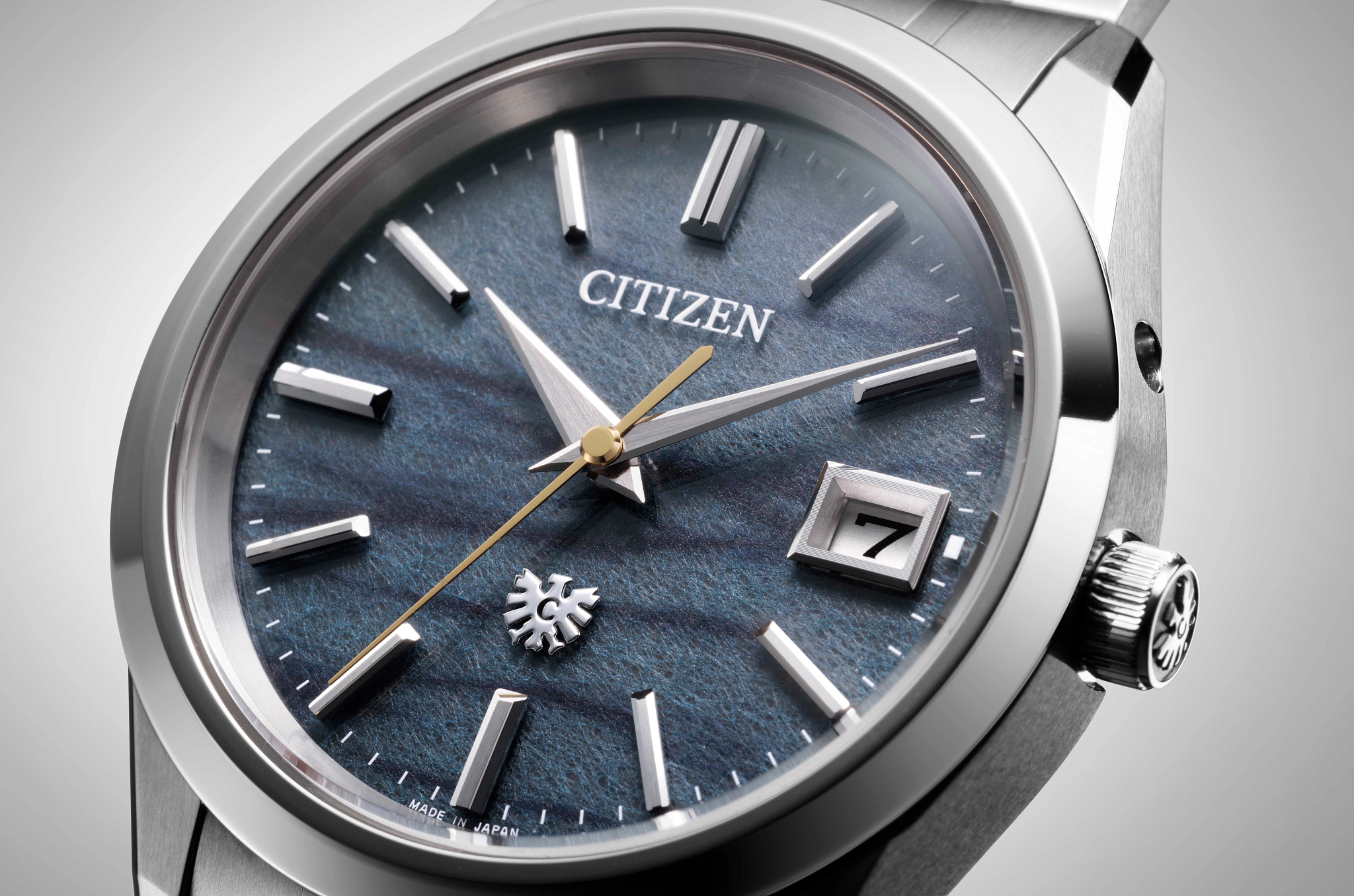 The Citizen Blue Dial Super Titanium Bracelet AQ4100-65L | CITIZEN
