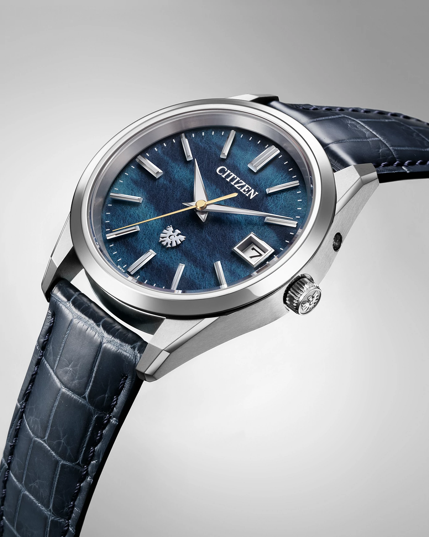 The CITIZEN Blue Dial Crocodile Strap AQ4100-22L | CITIZEN